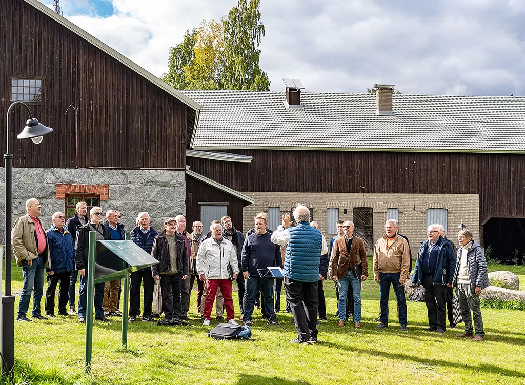 Runebergin sanoin Runebergin puistossa - Ruovesi