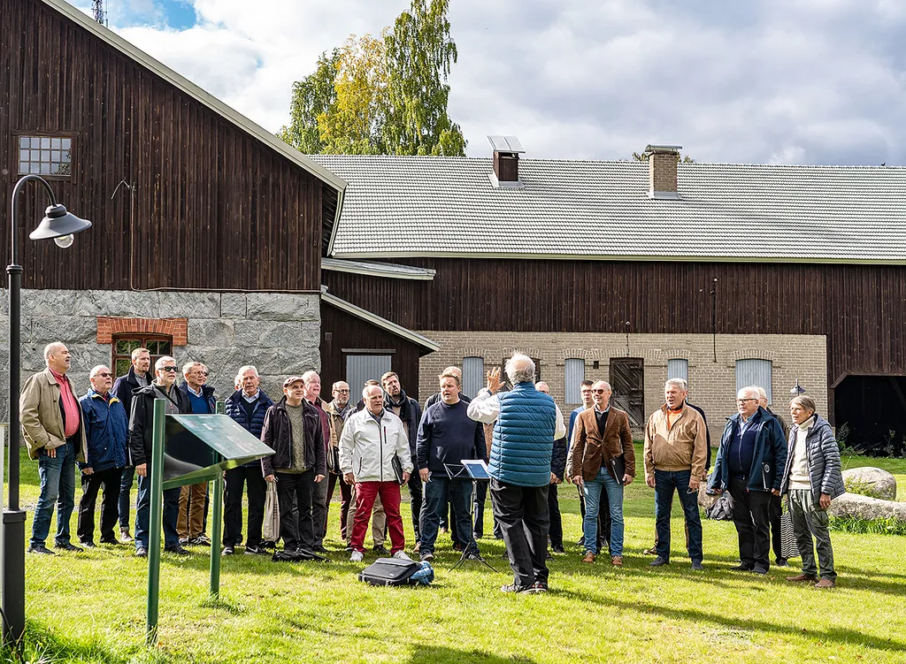 Runeberg Ruovedellä 200 vuotta sitten - muisteluita ja kuorolaulua ...