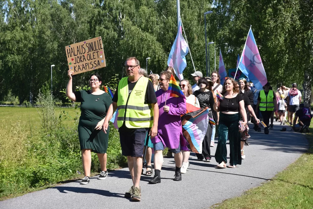 Ruovesi Pride juhlittiin lauantaina auringon paisteessa - Ruovesi