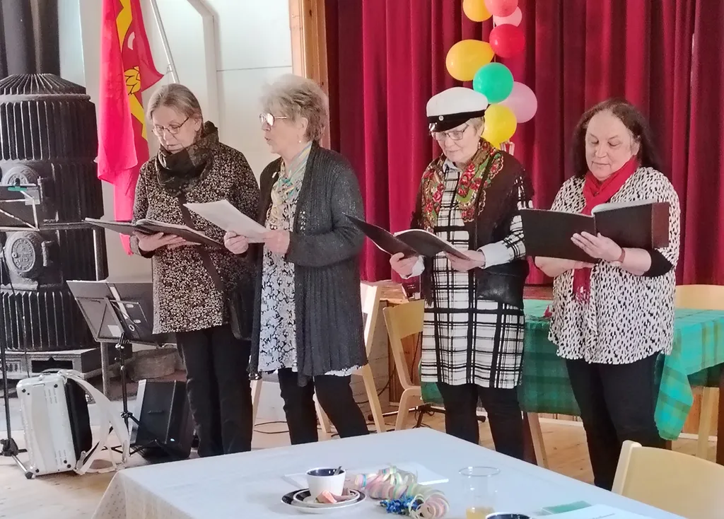 Vasemmiston vappujuhlassa runoja, lauluja ja Jouni Nesteen juhlapuhe ...