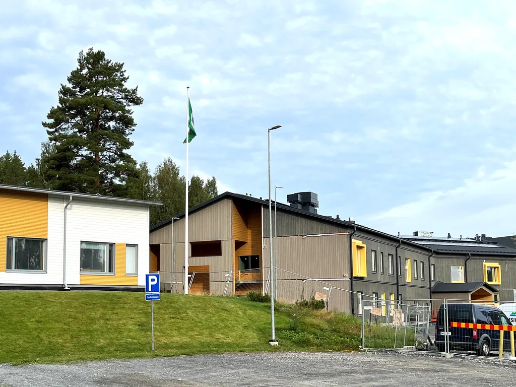 Yleisöltä: Kurun uuden koulun väri on synkeä - Ruovesi-lehti