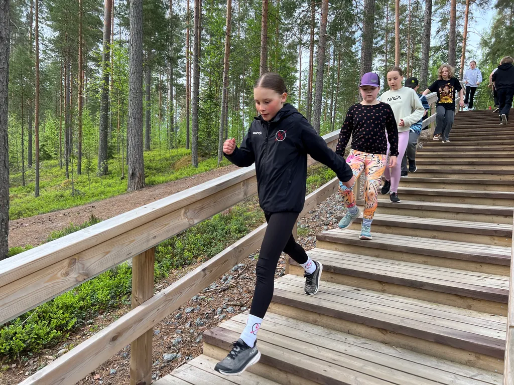 Puoli tusinaa: Kuntoportaissa kisattiin jäätelöstä - Ruovesi