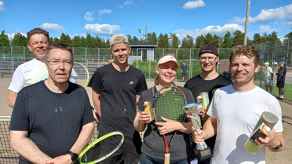 Juha Kangasniemi ja Antti Lappalainen tennismestareiksi - Ruovesi
